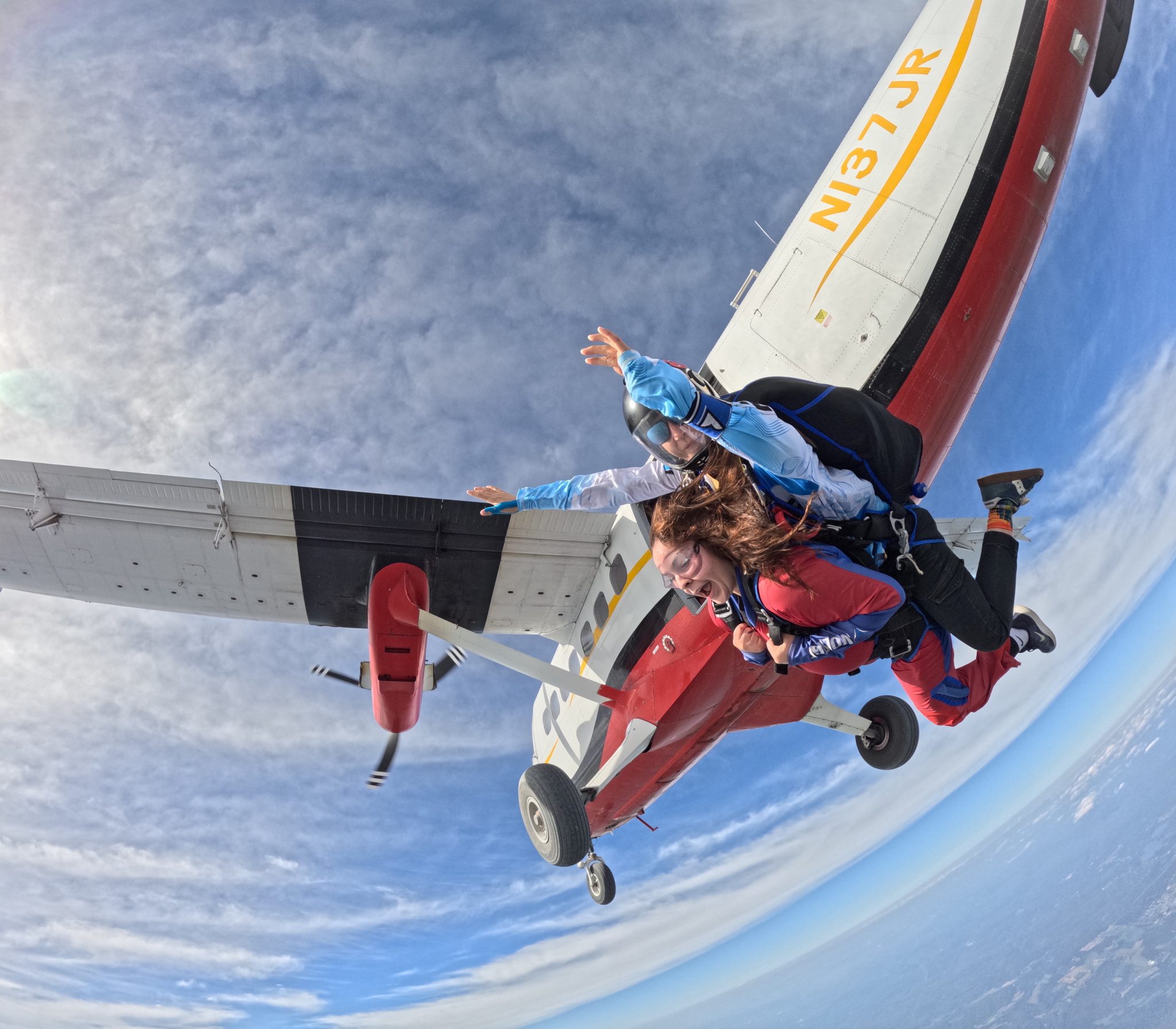 Découvrez le parachutisme avec le saut en tandem | Voltige