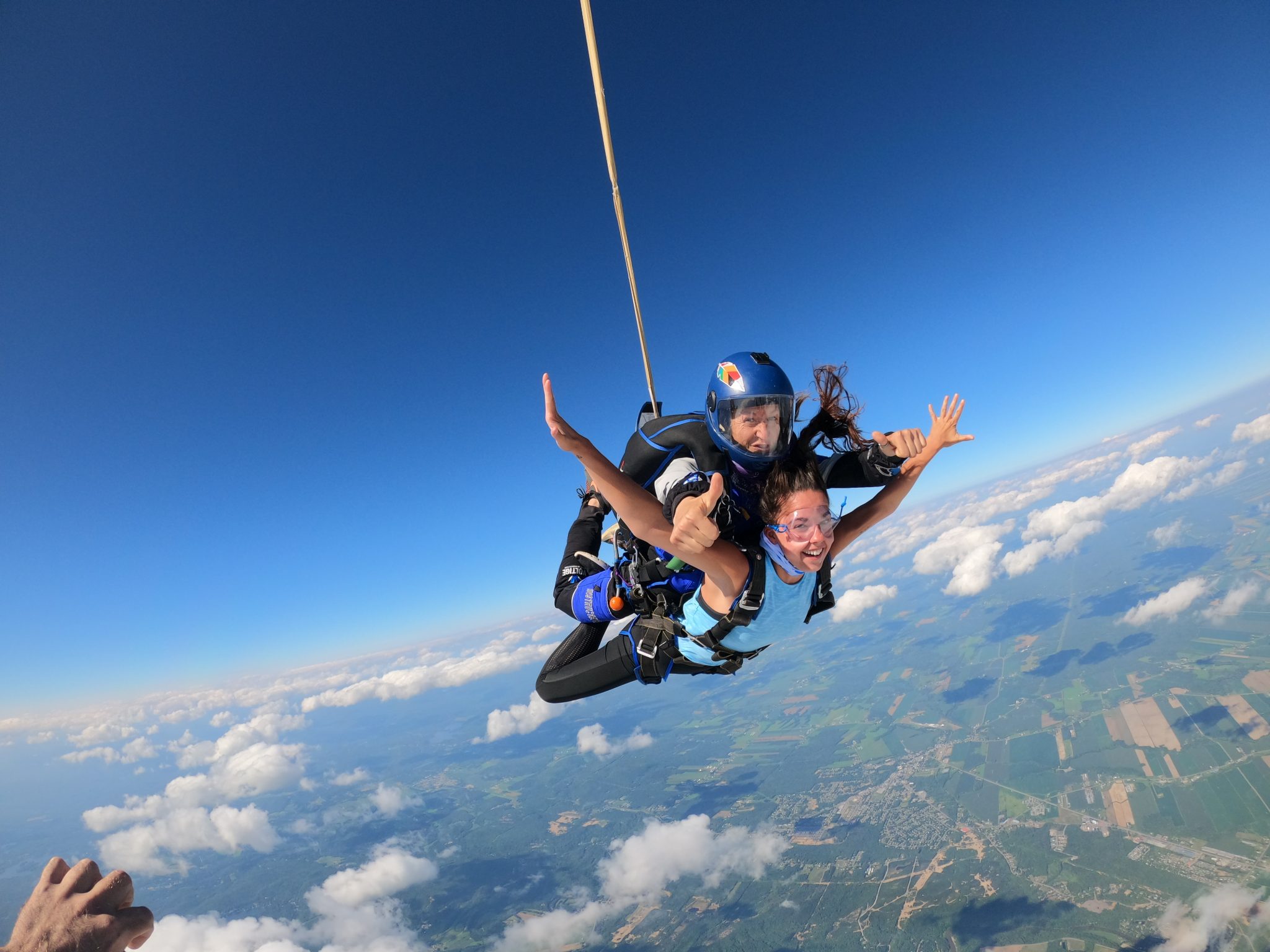 Découvrez le parachutisme avec le saut en tandem | Voltige